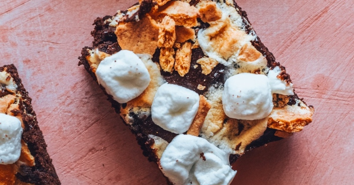 7 Vegan S’mores You Can Make Inside | VegNews