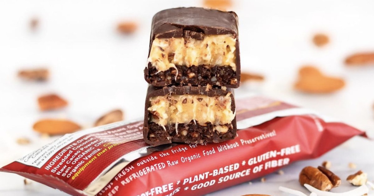 10 Dairy-Free Candy Bars That Taste Like Your Childhood | VegNews