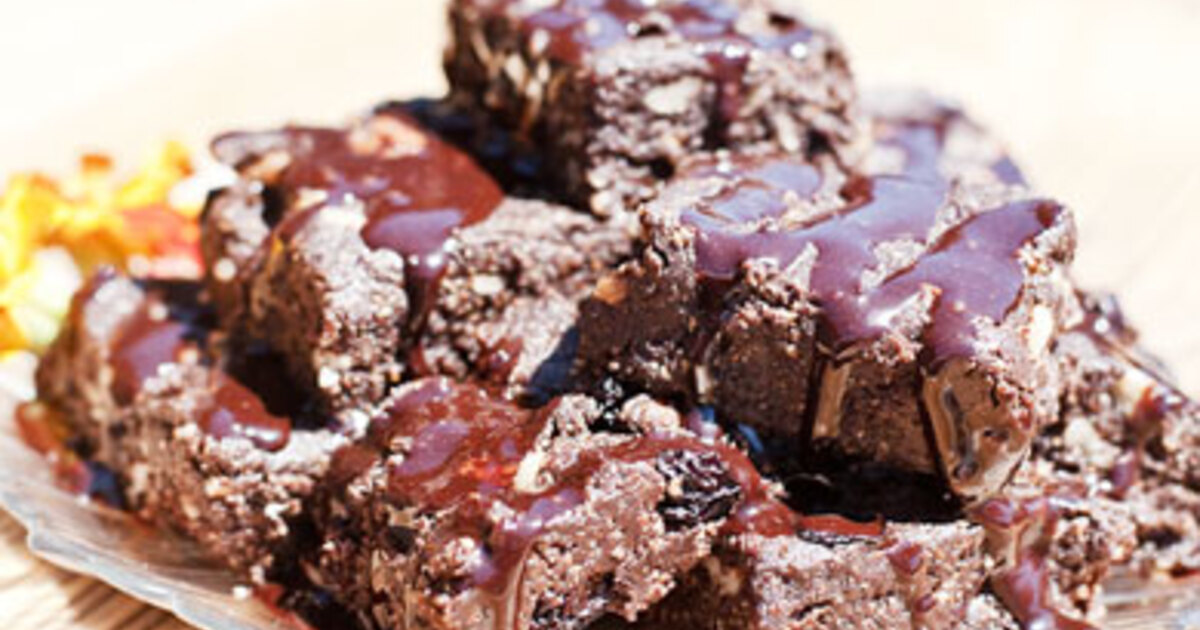 Jason Wrobel’s No-Bake Vegan Fudge Brownies | VegNews