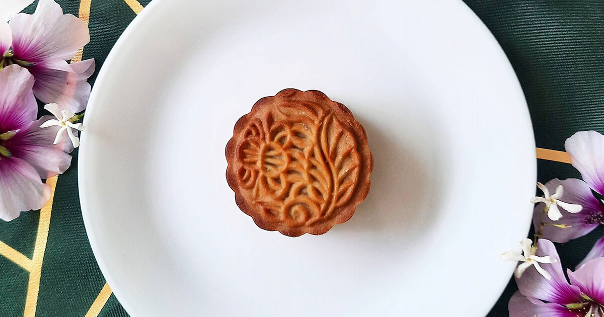 Traditional Mooncakes Go Vegan Thanks to This Bakery’s Untraditional ...