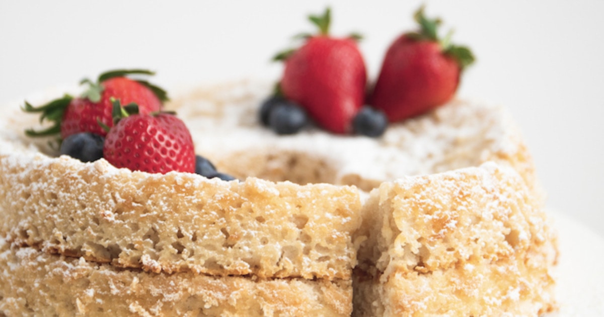 How to Make Delicious, Light, Fluffy Vegan Angel Food Cake | VegNews